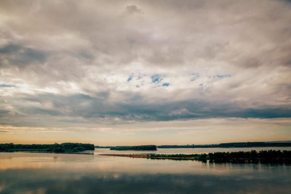 Dana & Marius wedding on Danube River - Still Light